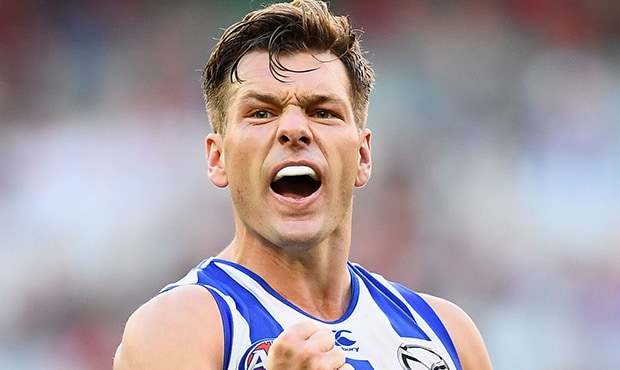 Shaun Higgins re-signs