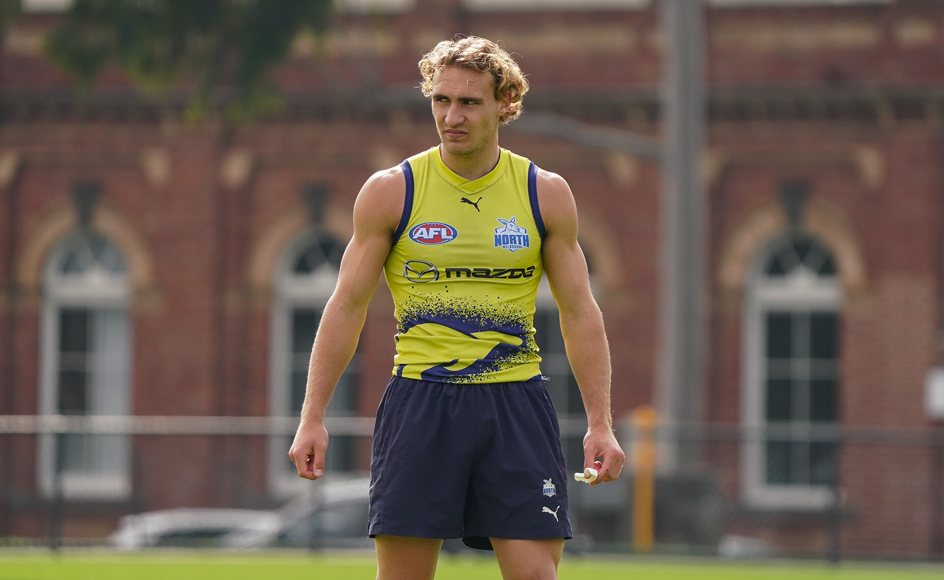 AFL R9 in the mix: Midfield duo pushes case