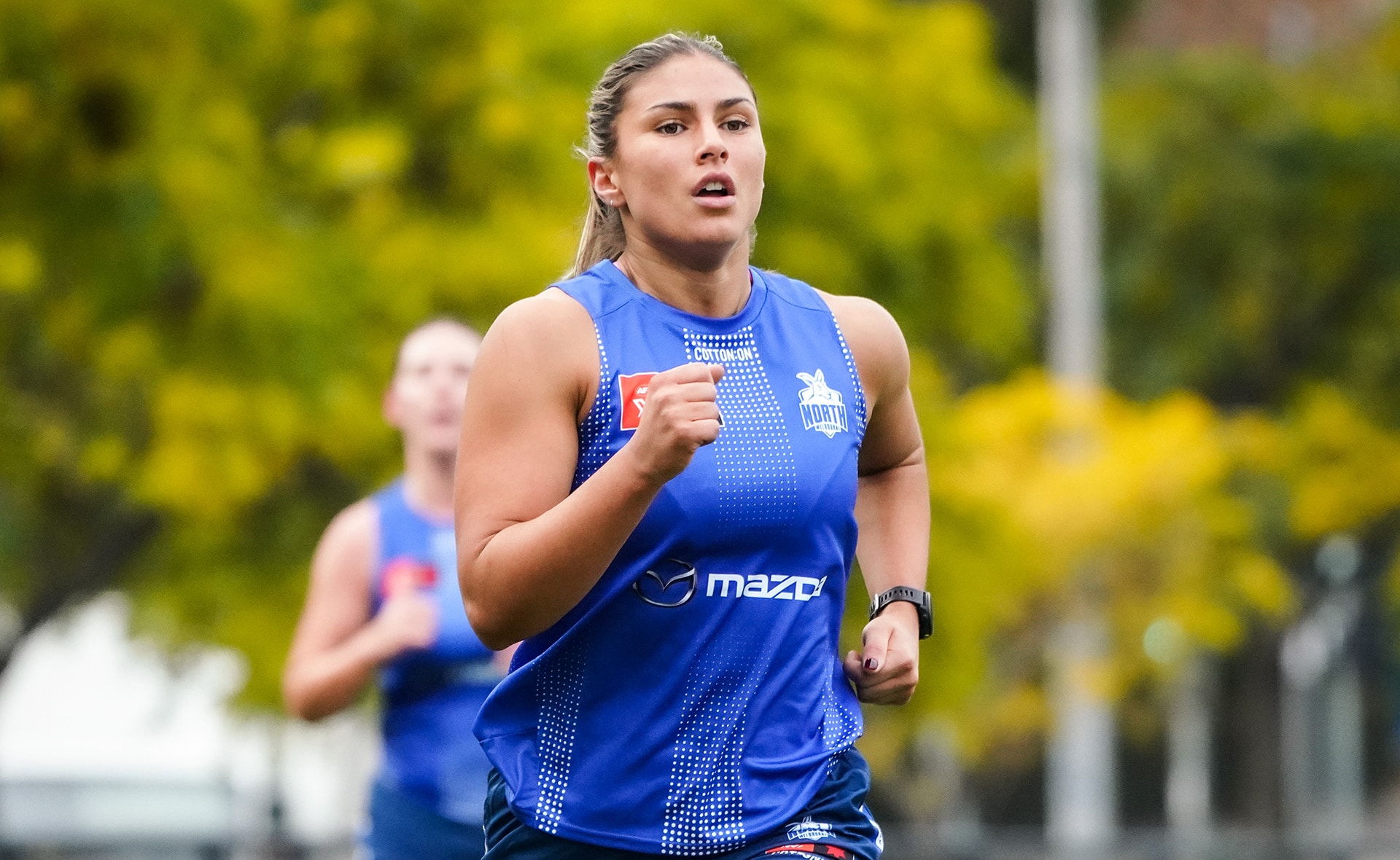 Young mid wins time trial as Roos kick off pre-season
