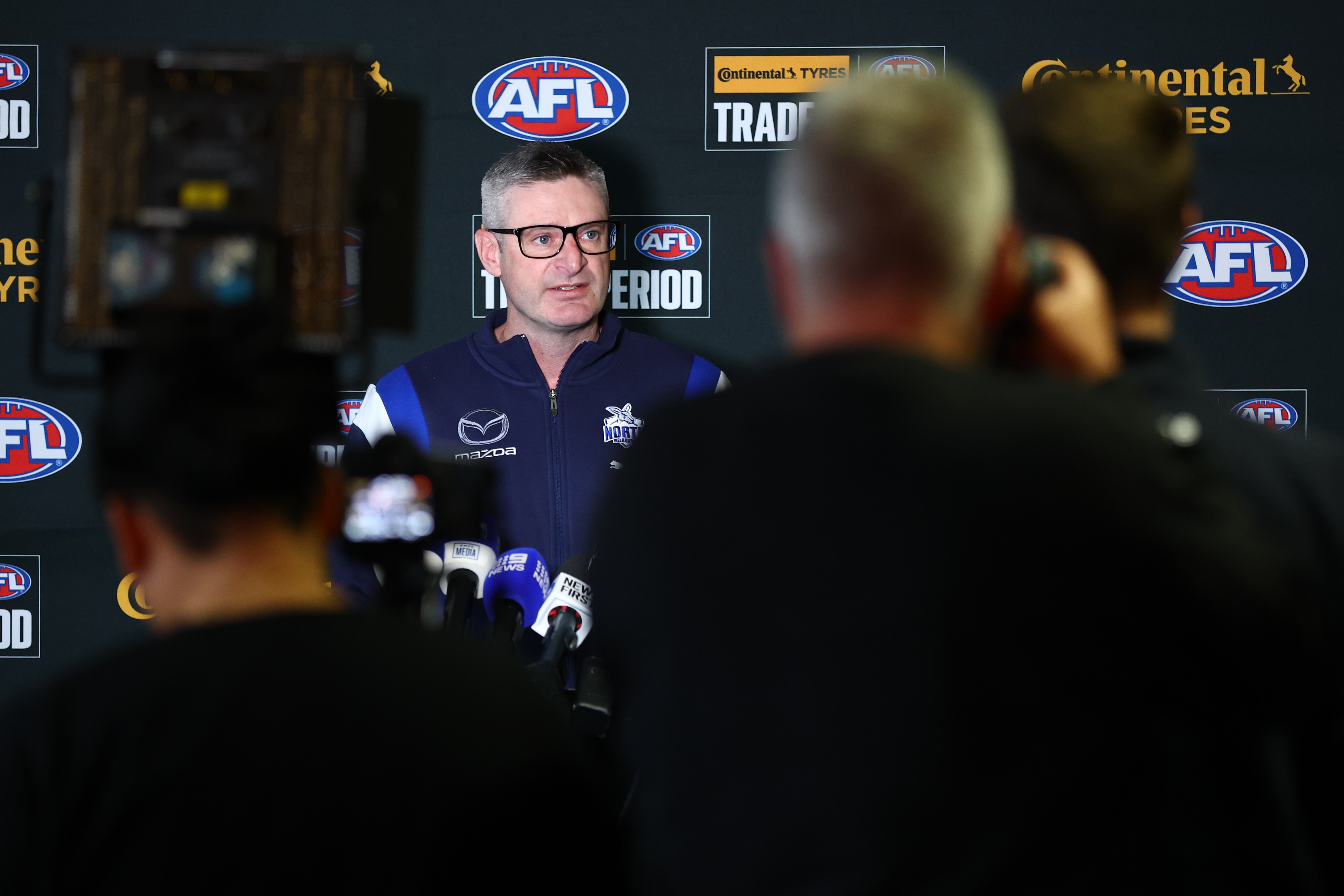 Roos in Houston hunt, Parker talks continue