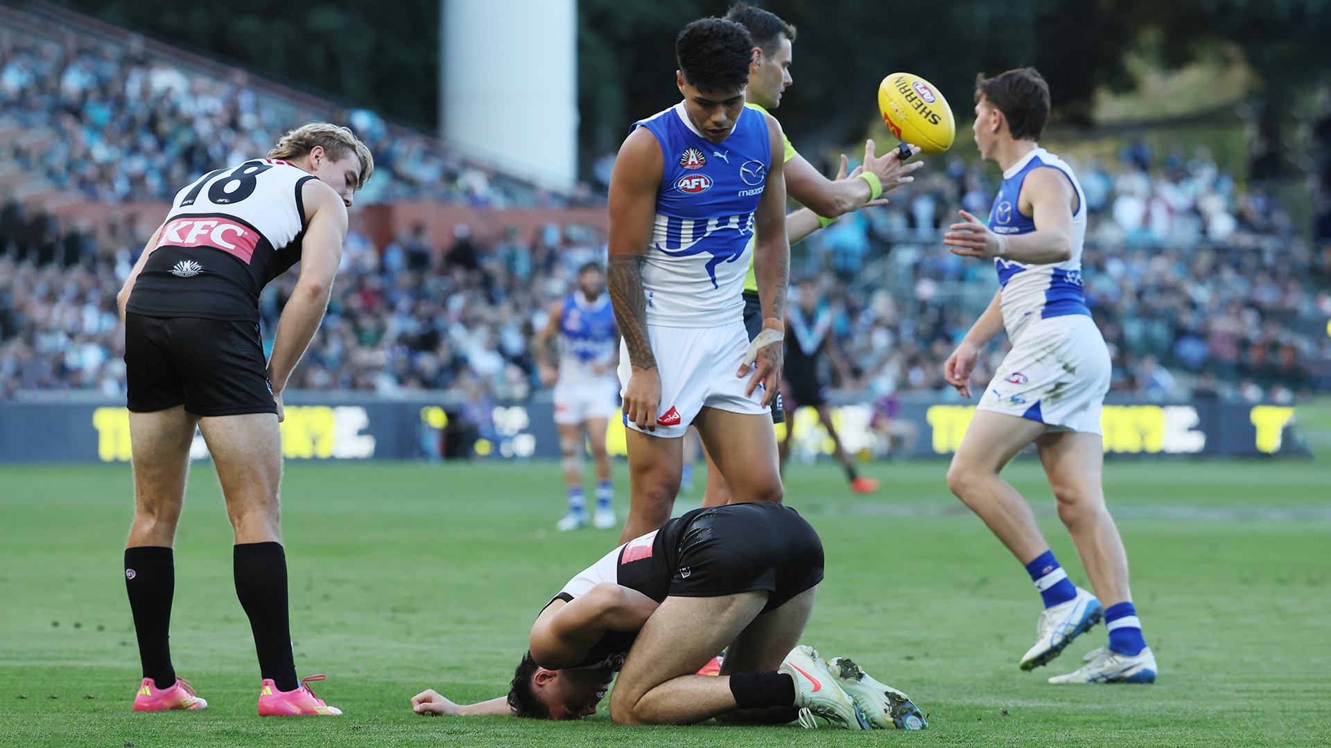 Roos to challenge Curtis ban, Simpkin fine