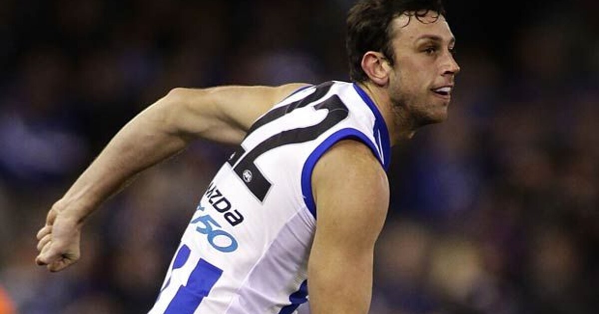 Todd Goldstein tips Dan Currie out at selection