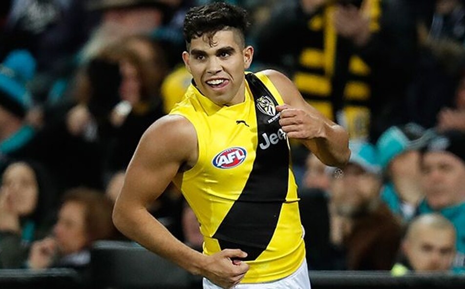 Stengle moves to Crows