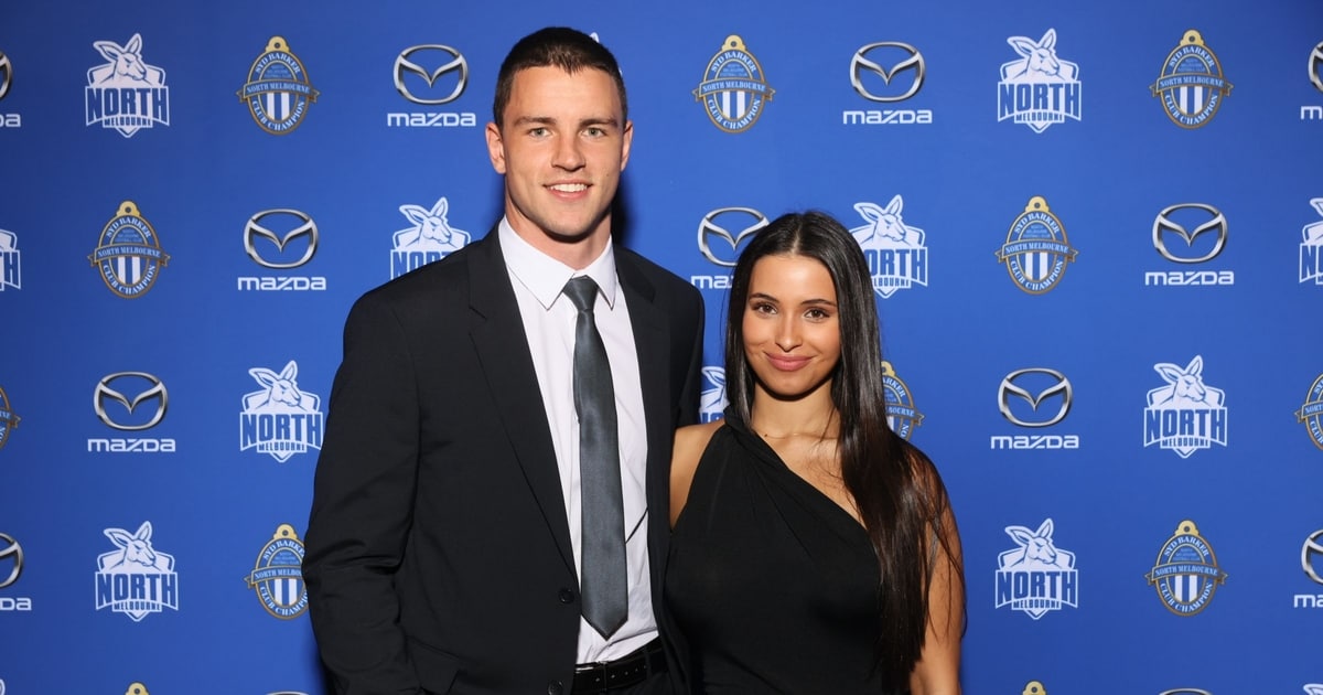 2022 Syd Barker Medal Blue Carpet