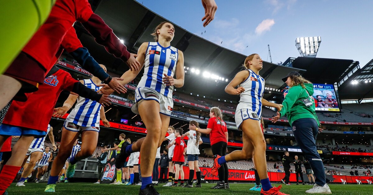 Garner polls another perfect 10 to claim outright lead in AFLCA votes