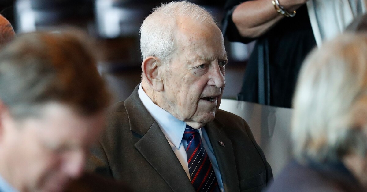 Vale Dr Allen Aylett