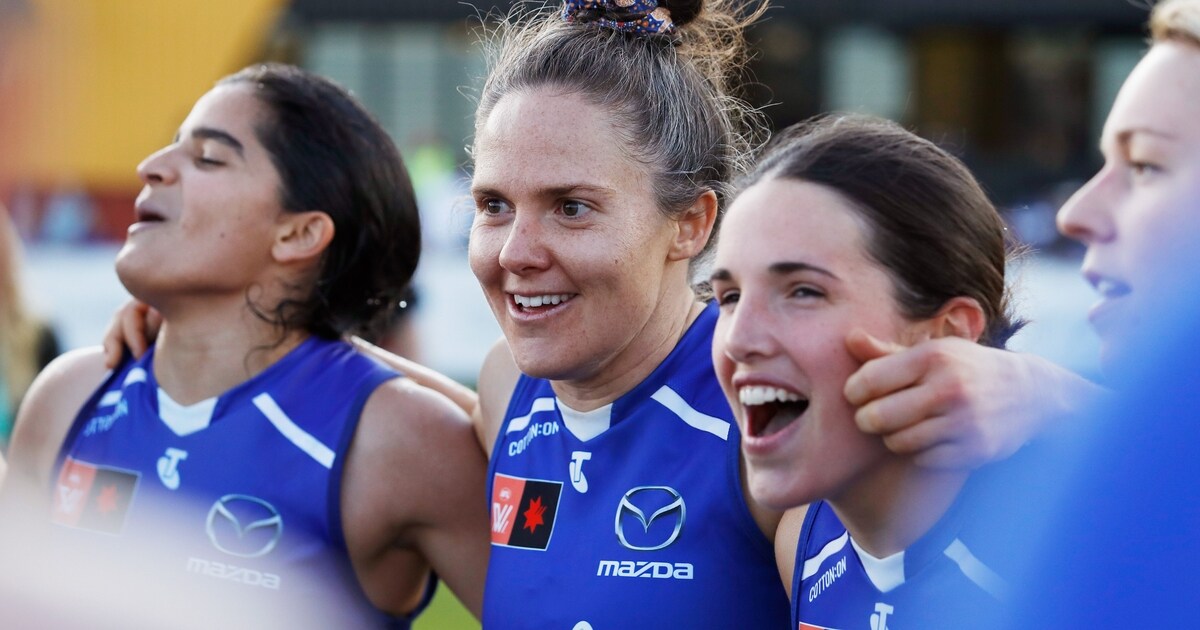 Roos sing the song after huge win